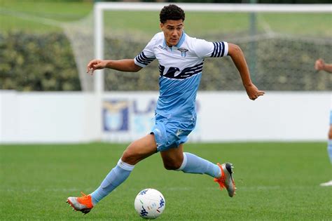 Milan Ufficiale Ingaggiato Lattaccante Luan Capanni