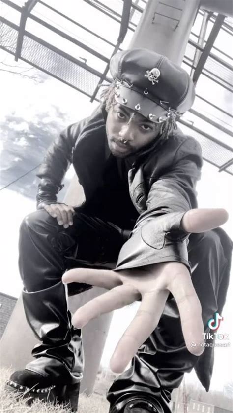 Pin By Victor De On Pose Human Poses Reference Pose Reference Photo Figure Poses