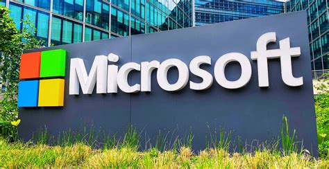 Marketing Mix Of Microsoft Strategic Analysis Hub