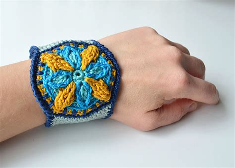 Ravelry Compass Cuff Overlay Pattern By Tatsiana