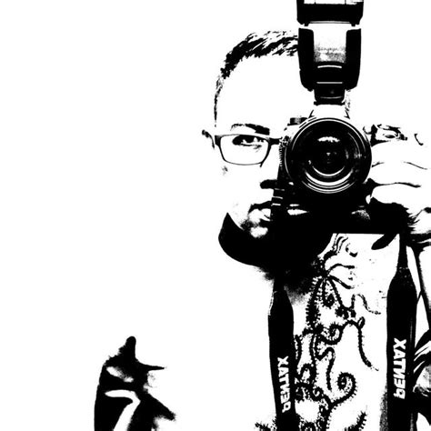 Robby Novricanus Robbynovricanus • Threads Say More