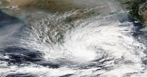 Sri Lanka Cyclone Mandous Forces Shutdown Of Schools Due To Pollution
