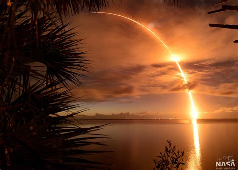 Spacex Launches First Starlink Rideshare Mission