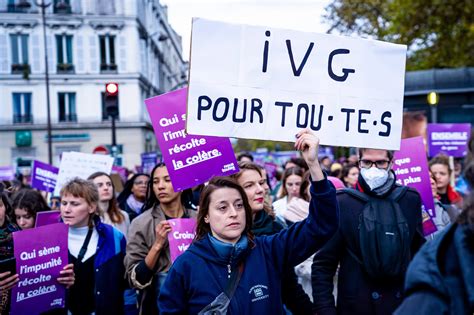 Tribune Ivg Dans La Constitution Protéger Toute Personne Enceinte