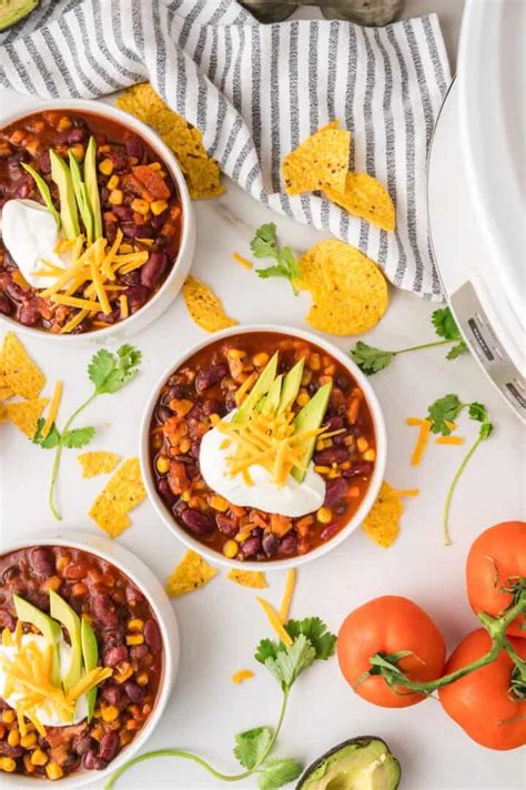 Crock Pot Vegetarian Chili Easy Meatless Slow Cooker Recipe