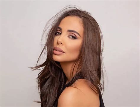 Николета Лозанова си клъцна двойната брадичка СНИМКИ