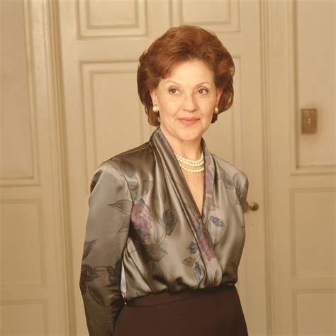Gilmore Girls S1 Kelly Bishop As Emily Gilmore Gilmore Girls