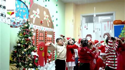 زەنگ لێدەن 🔔 زەنگ لێدەن 🔔 وا سەری ساڵە خۆشیە ئاهەنگی گەورە و منداڵە