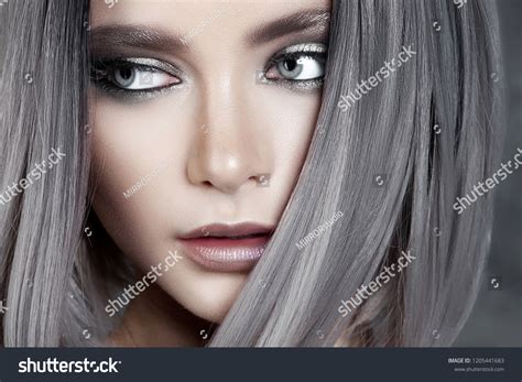 3301 Imágenes De Ash Model Imágenes Fotos Y Vectores De Stock