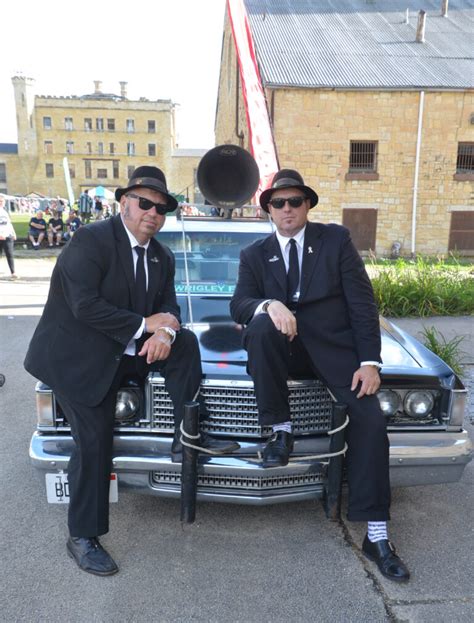Dan Aykroyd Jim Belushi Return To Old Joliet Prison For Blues Brothers