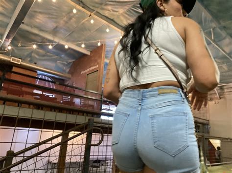 Milf With A Very Big Butt Short Shorts Volleyball Forum