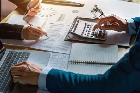 14 Examples Of Variable Expenses That Will Help You Budget 14 Examples Of Variable Expenses That Will Help You Budget