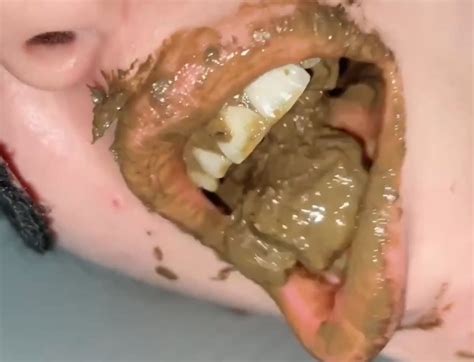 Teen Chews And Swallows Her Own Shit From Floor