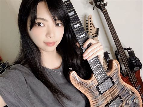 Miyako Lovebites Miyako 0405 On X Miyako Guitar Guitarist