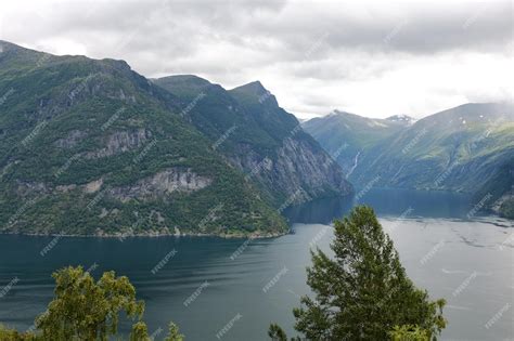 Premium Photo Ljoen Utsiktspunkt Geiranger Fjord Geirangerfjord In