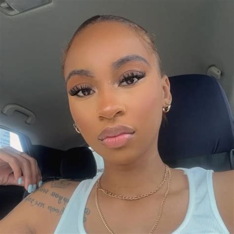 Danielle Danielleziana • Threads Say More