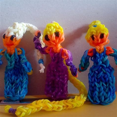 Brațări și Figurine Din Elastice