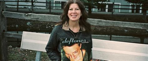 Woman Featured On The Cover Of Deftones “around The Fur” Reflects On