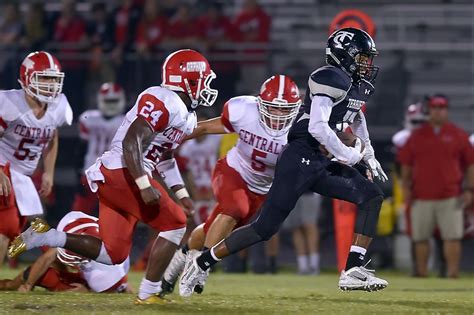 Photos Carbondale Terriers Football Hosts Centralia Orphans Photo Galleries