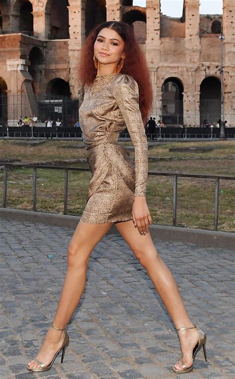 Proof Zendaya Is A Fashion Week Icon Zendaya Outfits Zendaya Model