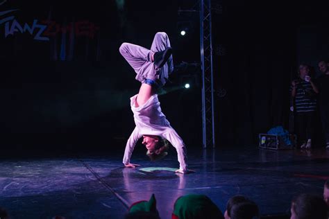 Breakdance Kurse Für Jugendliche Tanzzwiet Berlin