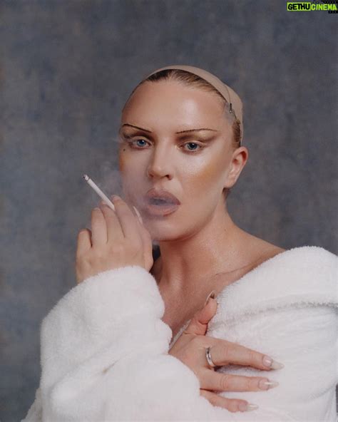 Self Esteem Wiki Biography Age Gallery Spouse And More