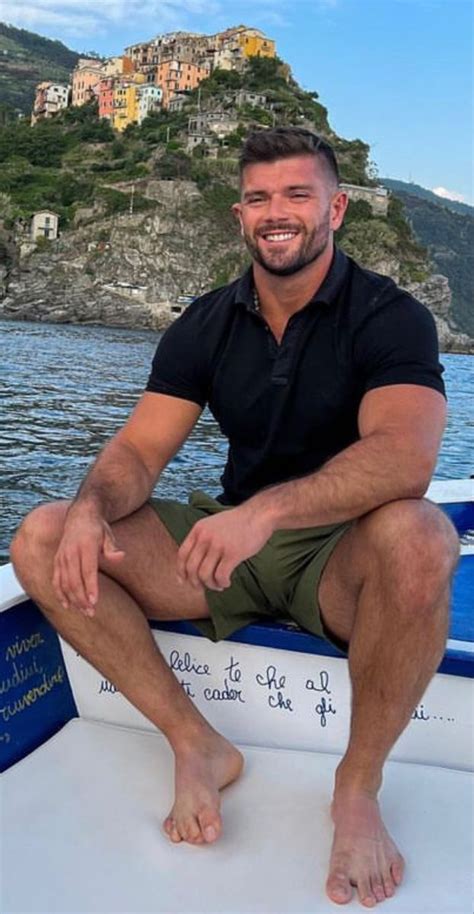 Pin By Jorge Briceño On Vestir Fit Men Bodies Hot Men Bulge Hot Men