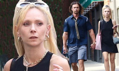 Juno Temple Wears Towering Platforms As She Holds Hands With Mystery Man In Nyc Daily Mail Online
