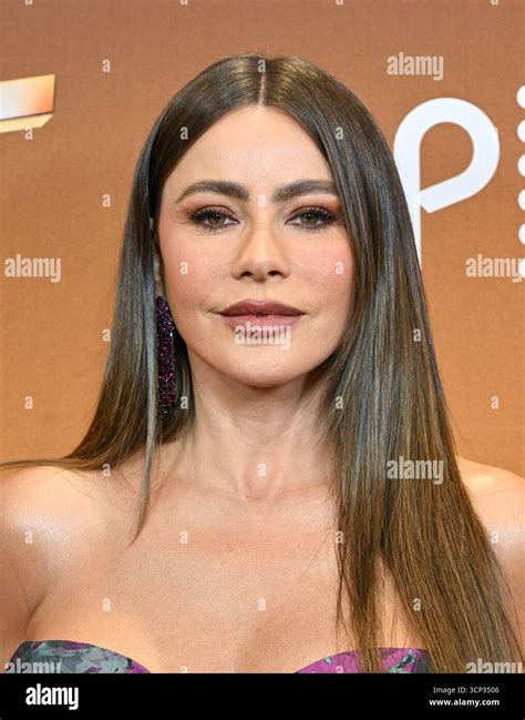 Sofia Vergara Backstage At ‘americas Got Talent Season 20 Final