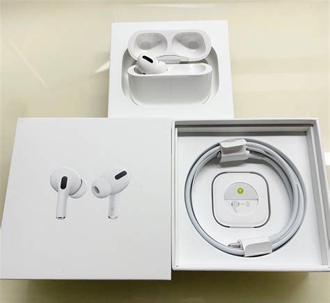 Apple Airpods Pro 1st Gen W Wireless Charging Case A2083 A2084 A2190