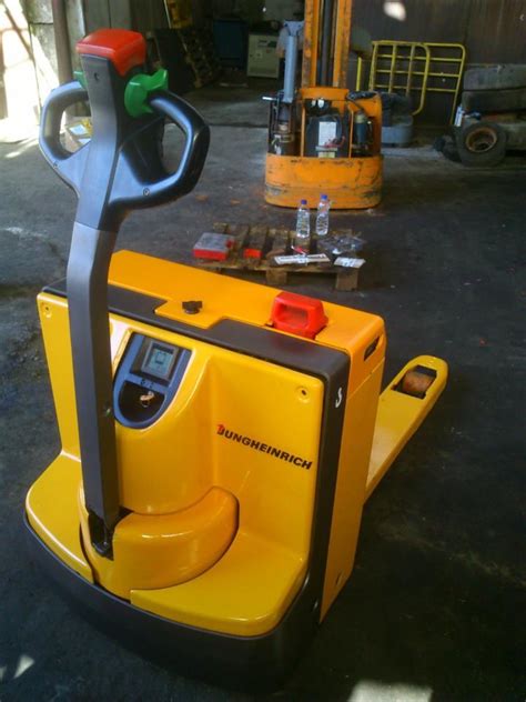 Egglezos Forklift Service Ανυψωτικά μηχανήματα Σίνδος Epagelmatiasgr