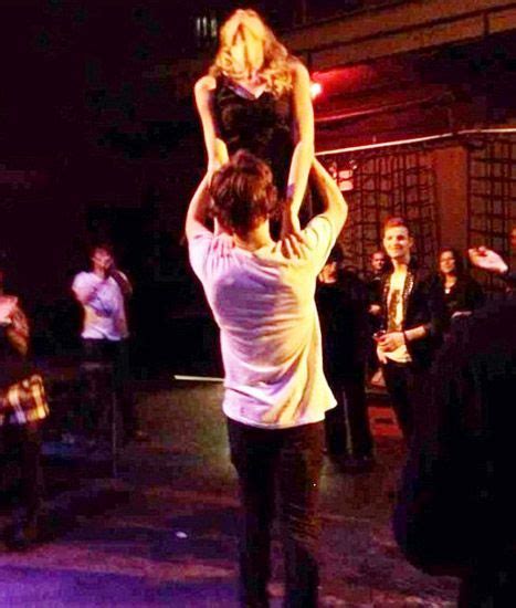 Harry Styles Kissing Taylor Swift On New Years