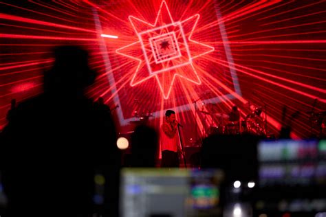 Maroon 5 Works Their Magic At Their First Stadium Show