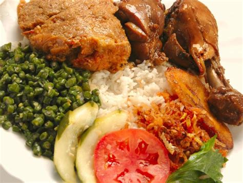 Surinaams Eten Surinaamse Recepten Pom Met Zoutvlees En Kip