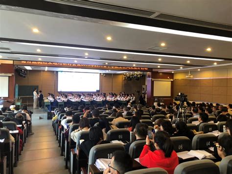 成都七中邓英老师荣获四川省中学班主任风采展评活动一等奖 搜狐大视野 搜狐新闻