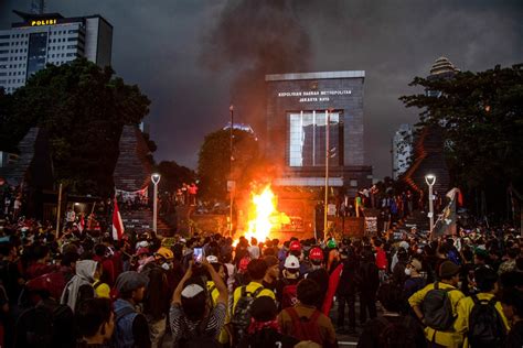 Indonesia Violence Against Journalists Spikes Amid Nationwide Protests