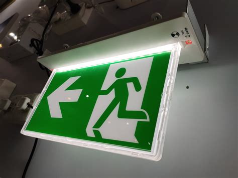 天花板嵌入式安装的 Led 应急灯出口标志 Led 紧急警告出口标志紧急指示灯带 Saa 的应急灯出口标志