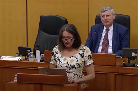 Video Urša Raukar Izgubila Govor Tijekom Izlaganja Toliko Ste Me Zbunili Onda Ništa