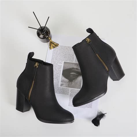 Miss Black Footwear Home