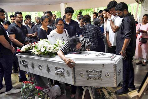 Ai 171 Crash A Tearful Farewell To Air India Pilot India News