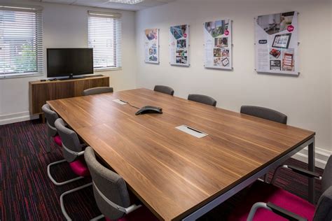 5 Features Every Small Office Needs To Maximise Space