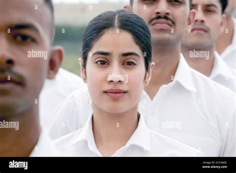 Gunjan Saxena The Kargil Girl Janhvi Kapoor As Gunjan Saxena 2020