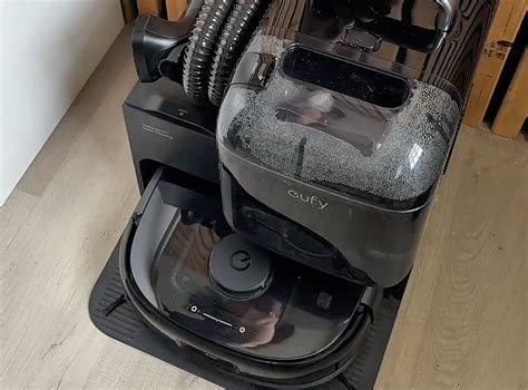 Eufy E28 Hydrojet™ Robot Vacuum 20 000 Pa Suction Portable Deep
