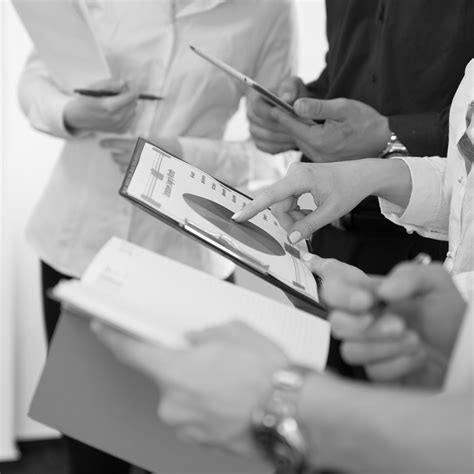 Pest คืออะไร วิเคราะห์แนวโน้มและปรับใช้อย่างไร Eastpark