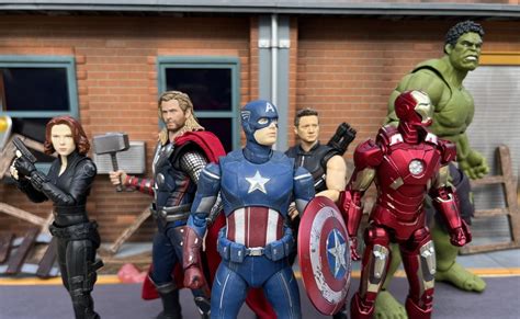 Avengers Assembled Ractionfigures