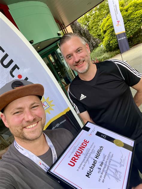 Michael Höflich Mit Dem 5 Dan Im Ju Jutsu Geehrt Niedersächsischer
