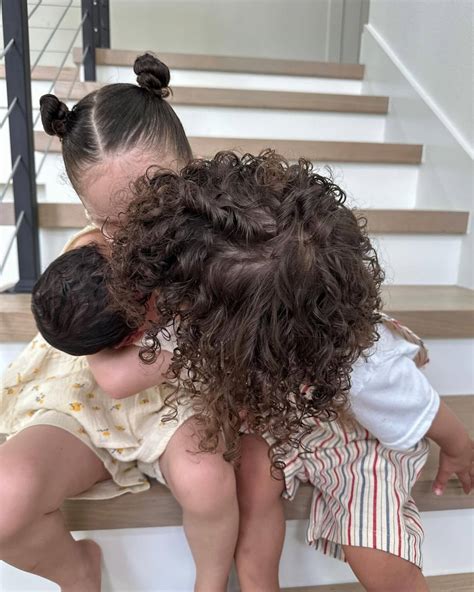 Is Nara Smith The Domestic Goddess Of Gen Z The 22 Year Old Model Had