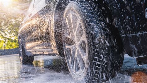 5 Passos Para Uma Limpeza Completa Do Seu Automóvel Carsoul