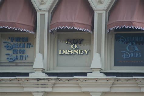 Roy O Disney Window On Main Street In The Magic Kingdom Flickr