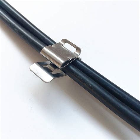 China Renewable Design For Dc Isolator Switch 2way Sus Wire Clamp